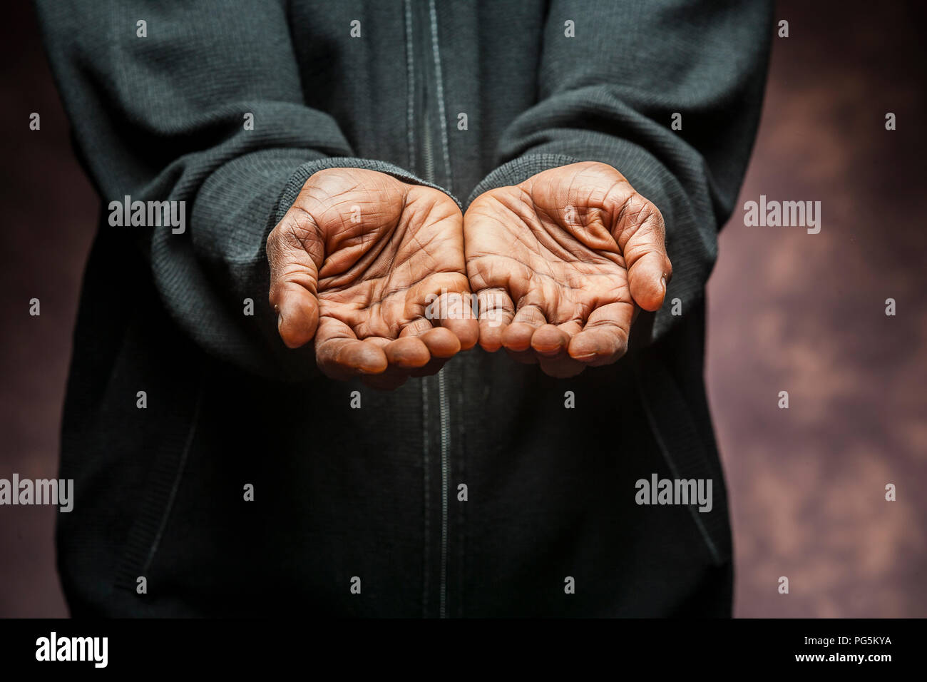 Cupped hands african hi-res stock photography and images - Alamy