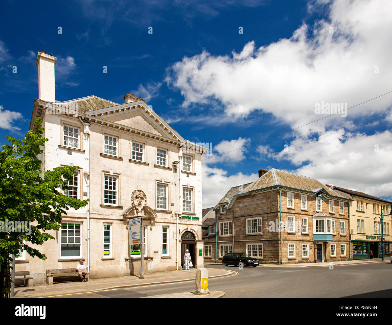 UK, England, Devon, Okehampton, Fore Street, Lloyds Bank building and ...