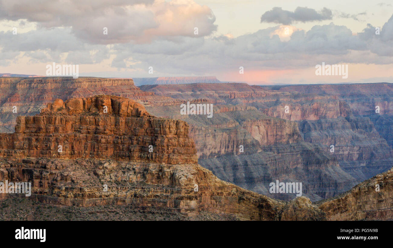 Grand canyon skywalk hi-res stock photography and images - Alamy