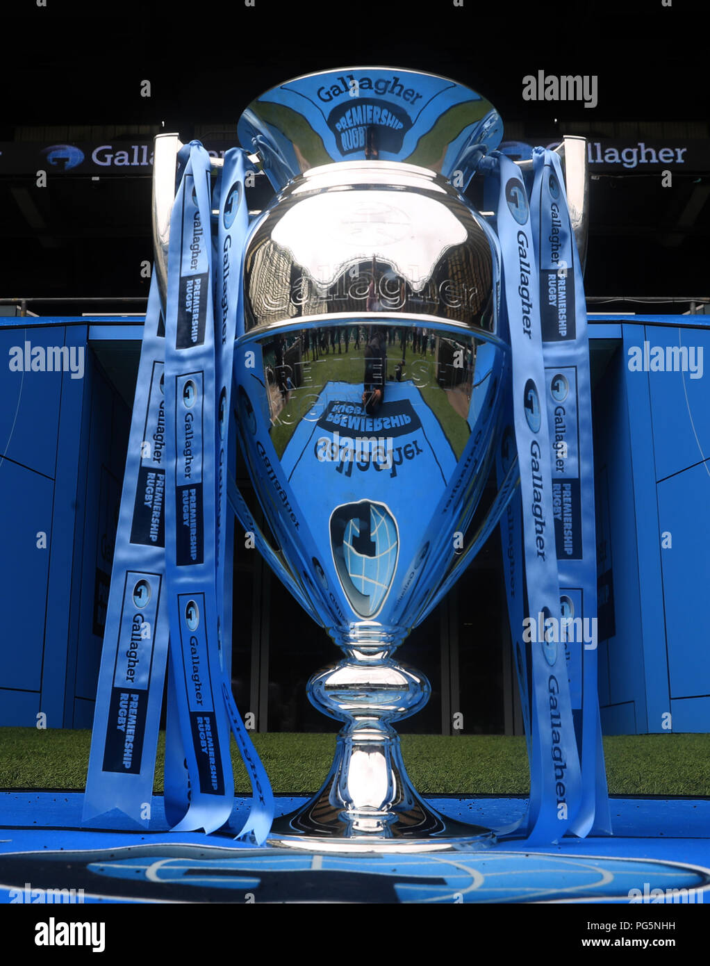 Gallagher premiership trophy hi-res stock photography and images - Alamy