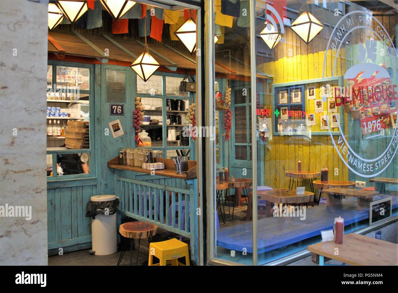 Vietnamese cafe in market hi-res stock photography and images - Alamy