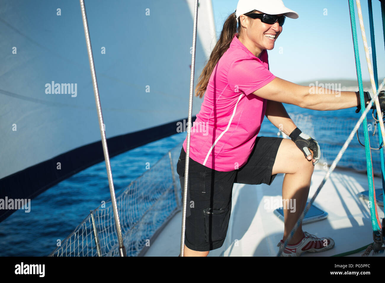Yacht people sail hi-res stock photography and images - Alamy