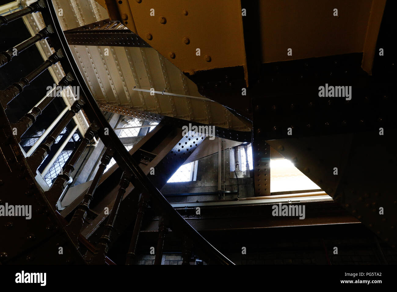 Inside the London Bridge Stock Photo - Alamy
