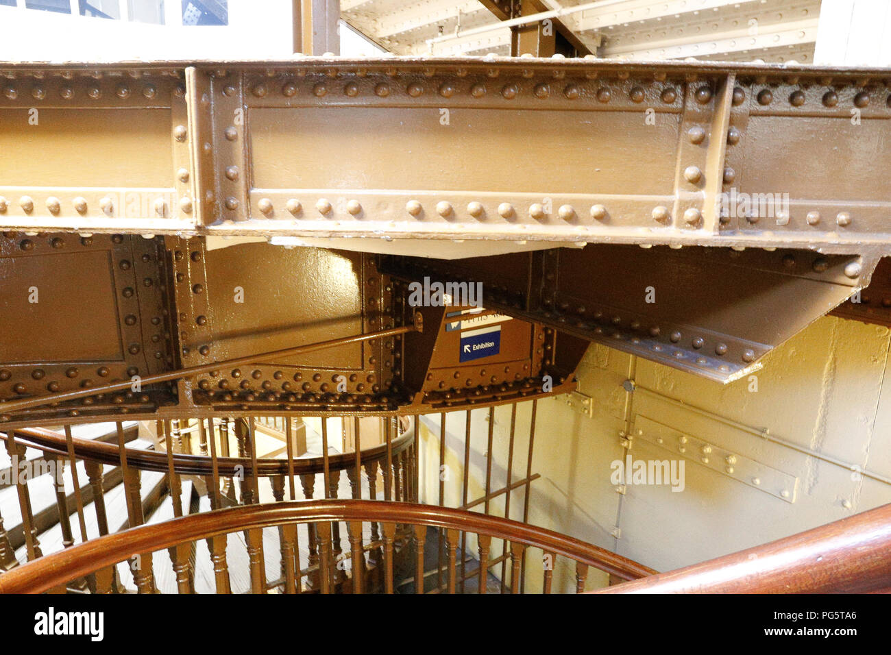 Inside the London Bridge Stock Photo - Alamy