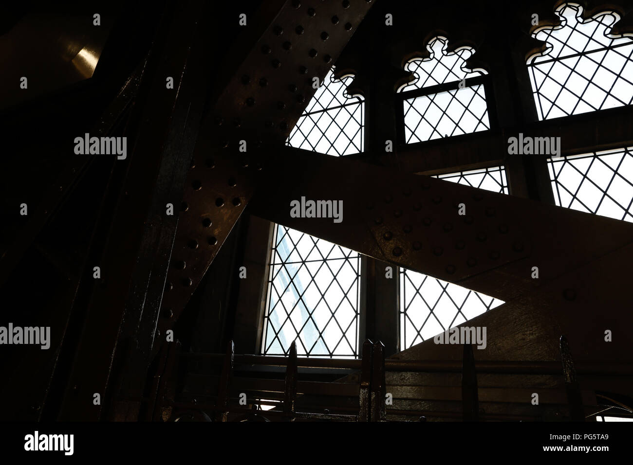 Inside the London Bridge Stock Photo - Alamy