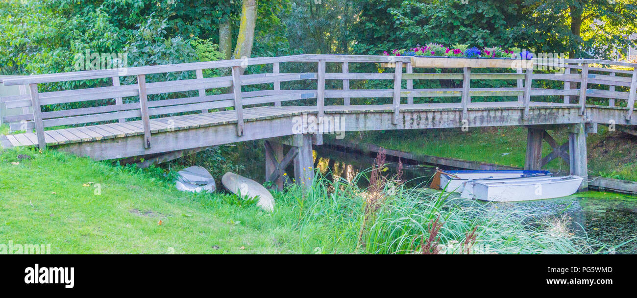 Architecture boats bridge lake hi-res stock photography and images - Alamy