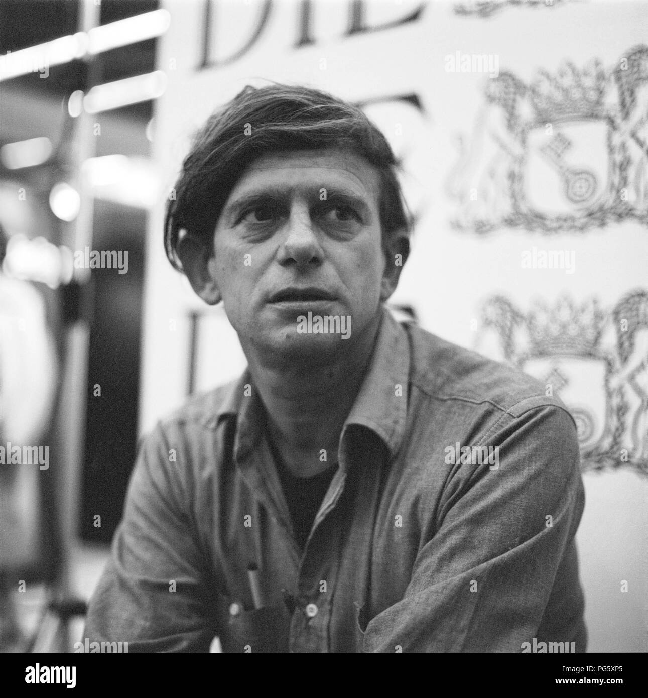 12 10 1977 hi-res stock photography and images - Alamy