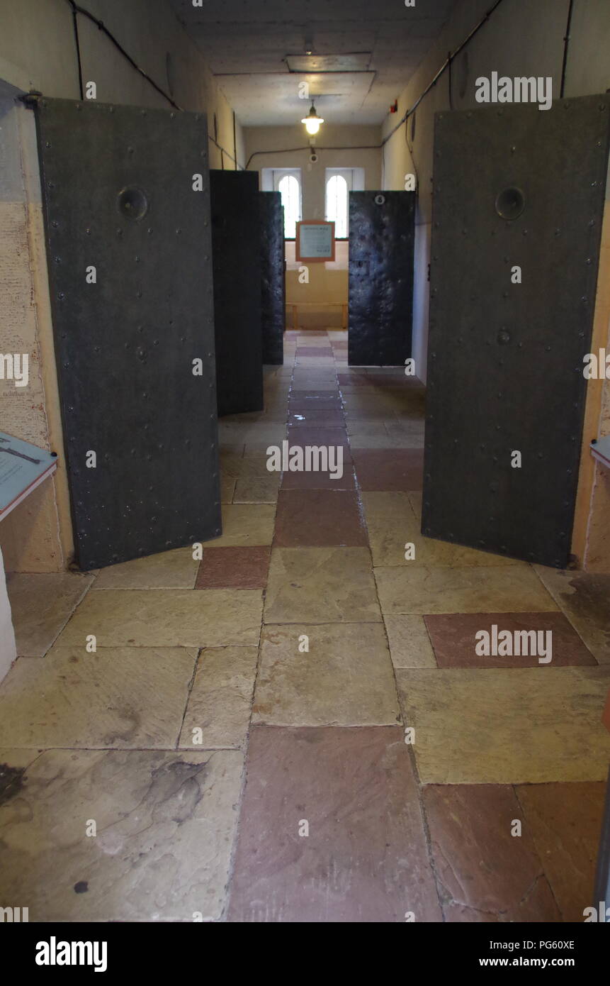 Jedburgh prison. John o' groats (Duncansby head) to lands end. End to ...