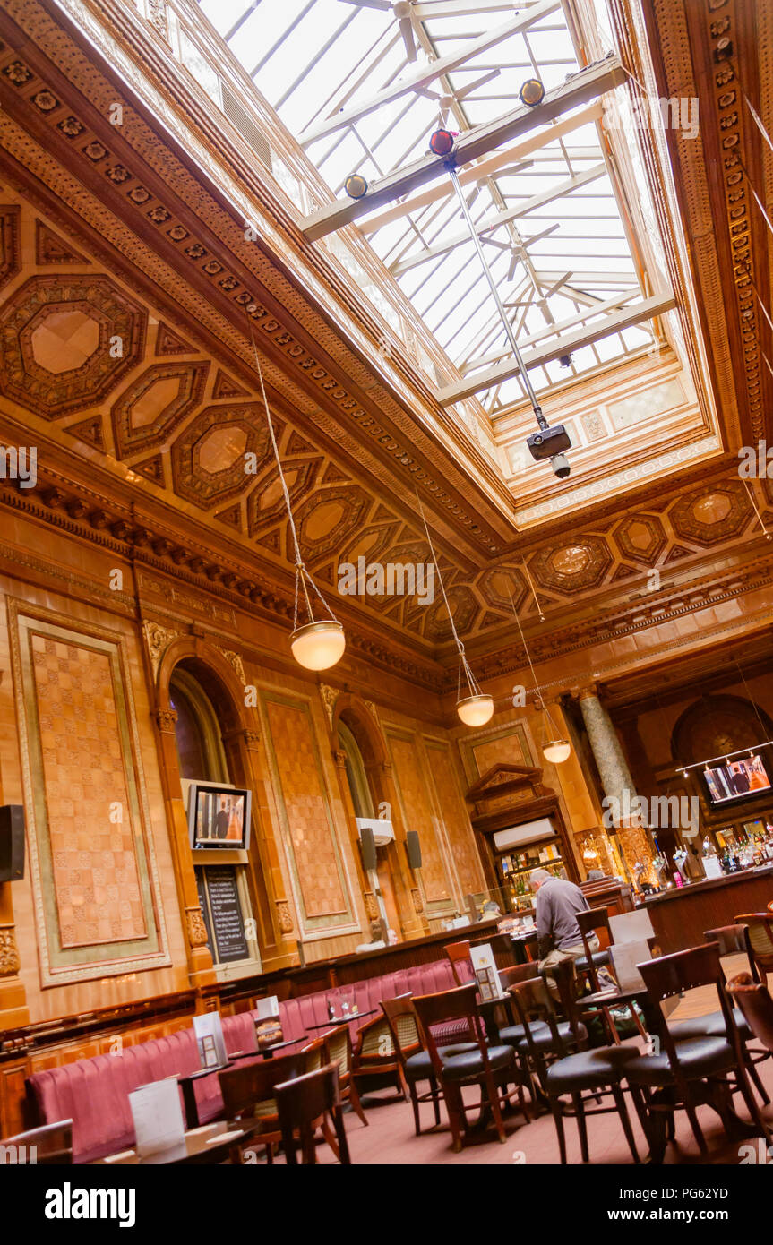 Newcastle station architecture hi-res stock photography and images - Alamy