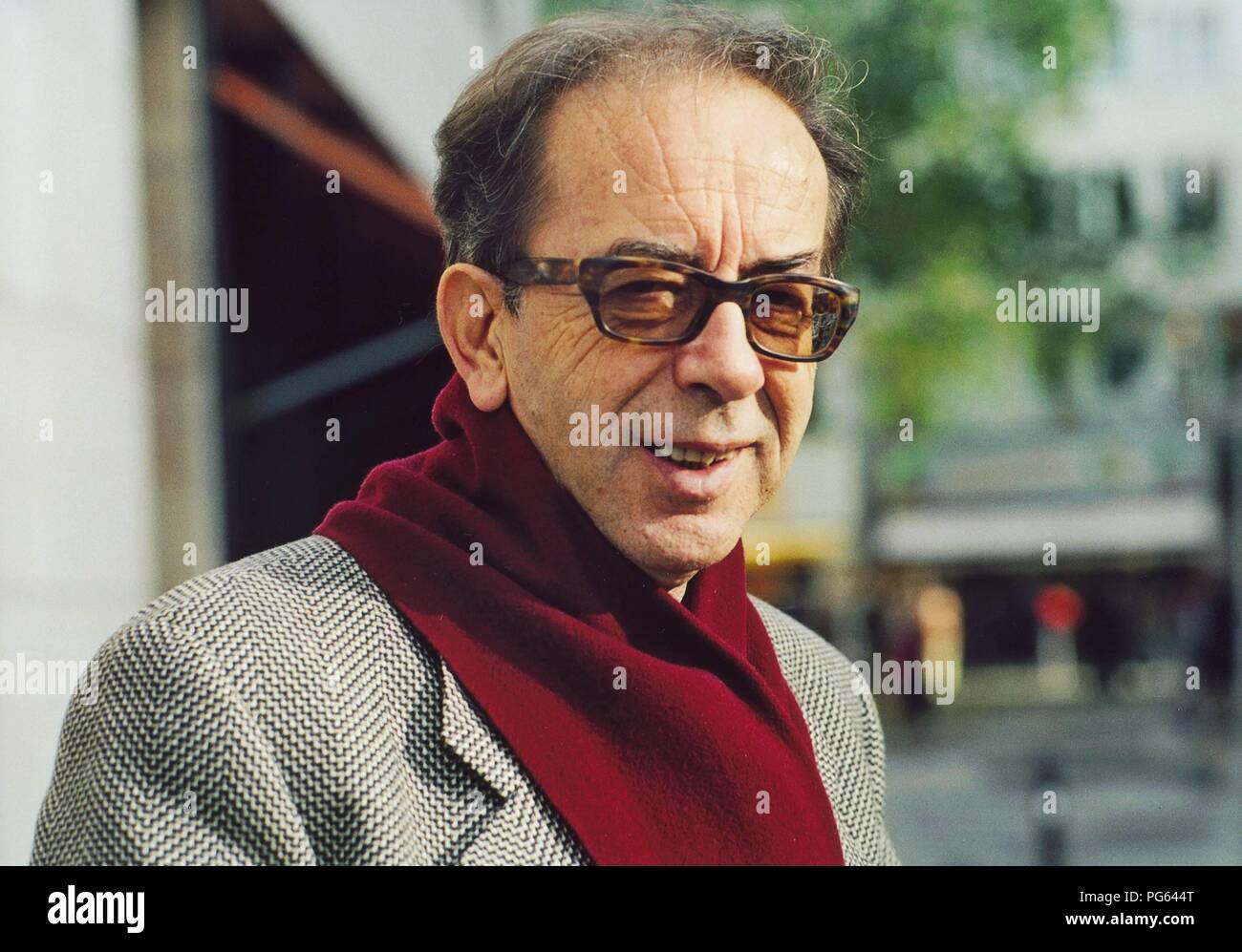 Ismail Kadare (born 1936), Albanian writer Stock Photo - Alamy