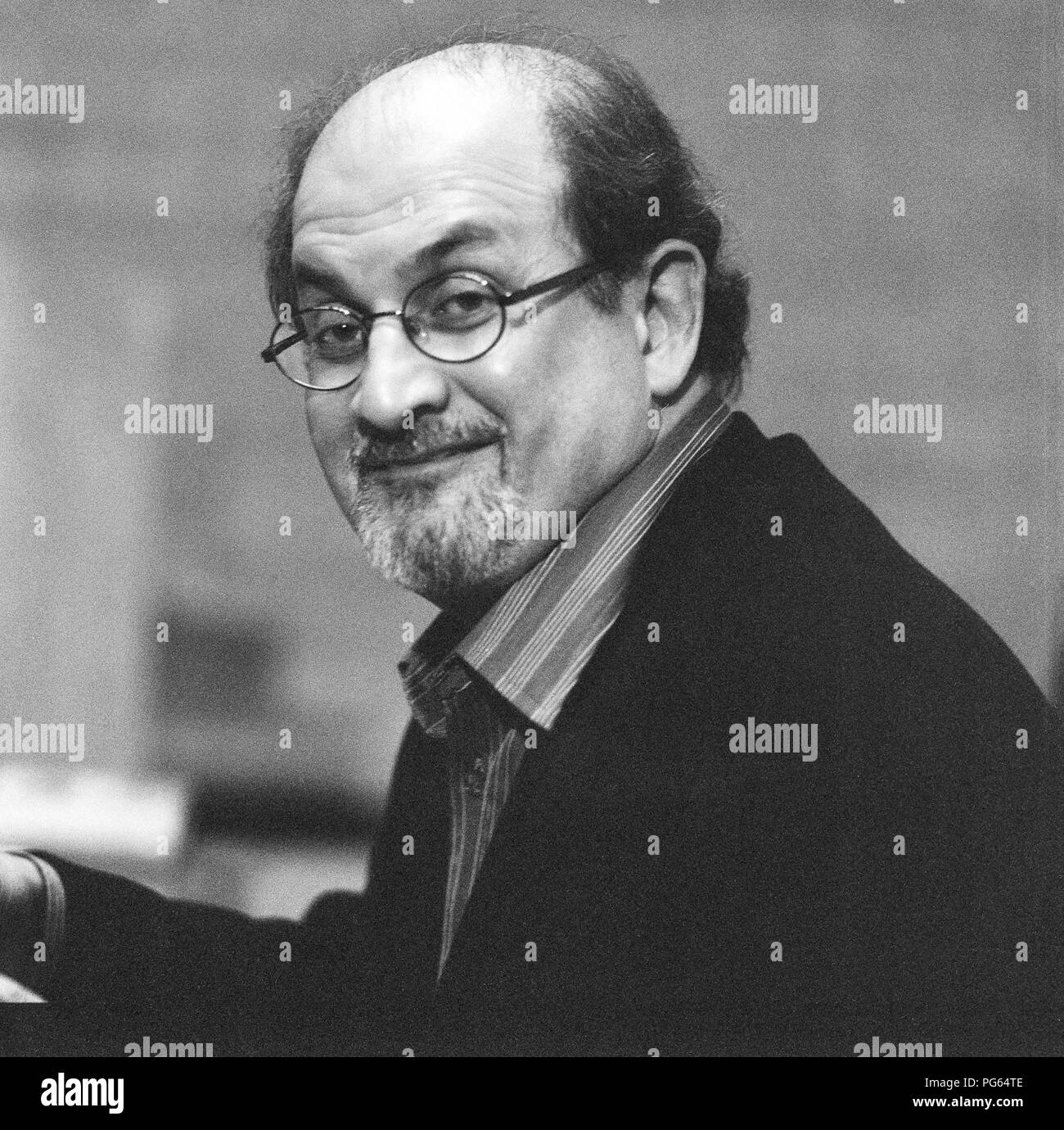 Salman rushdie Black and White Stock Photos & Images - Alamy