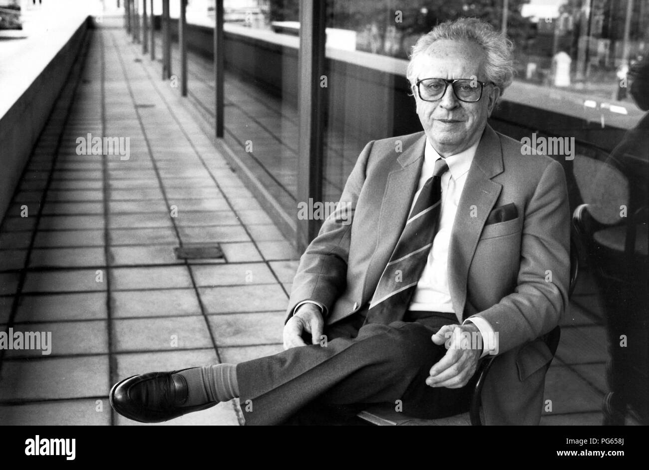 Johannes Mario Simmel (born 1924), Austrian writer Stock Photo - Alamy