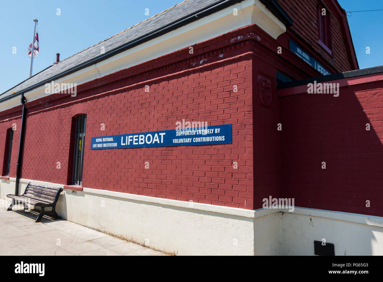 Poole lifeboat station hi-res stock photography and images - Alamy