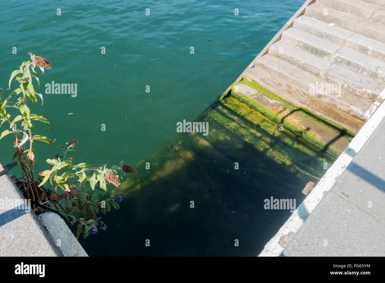 English quay steps hi-res stock photography and images - Alamy