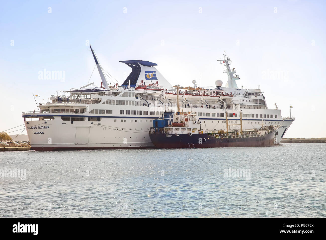 Small boat oil tanker hi-res stock photography and images - Alamy
