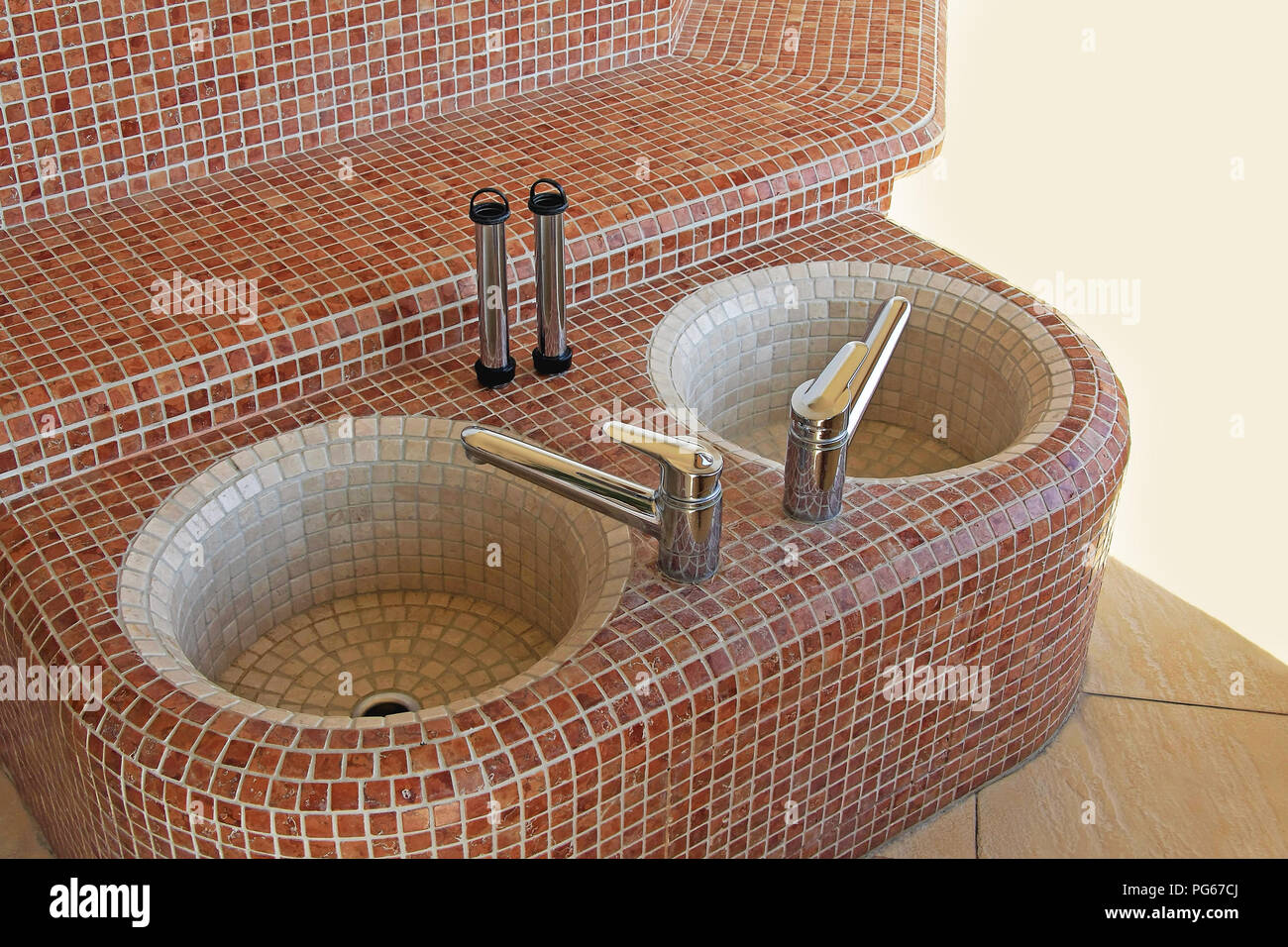 Foot basin hi-res stock photography and images - Alamy