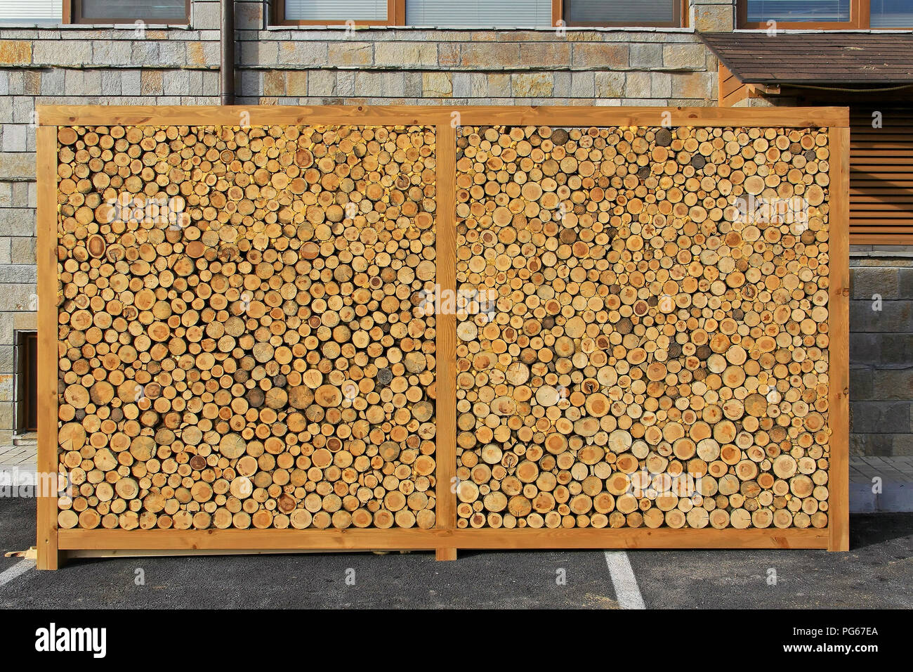 Natural texture at log wood wall Stock Photo - Alamy
