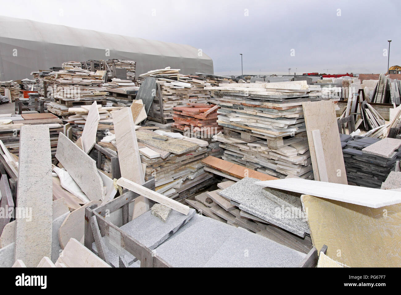 Marble and granite stone warehouse yard Stock Photo - Alamy
