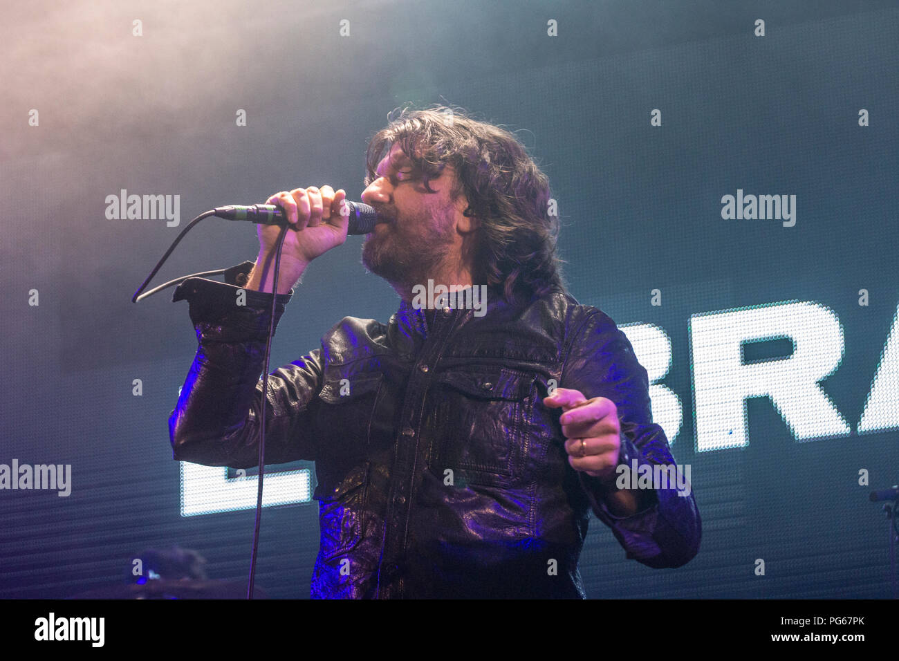 Gigging bands hi-res stock photography and images - Alamy