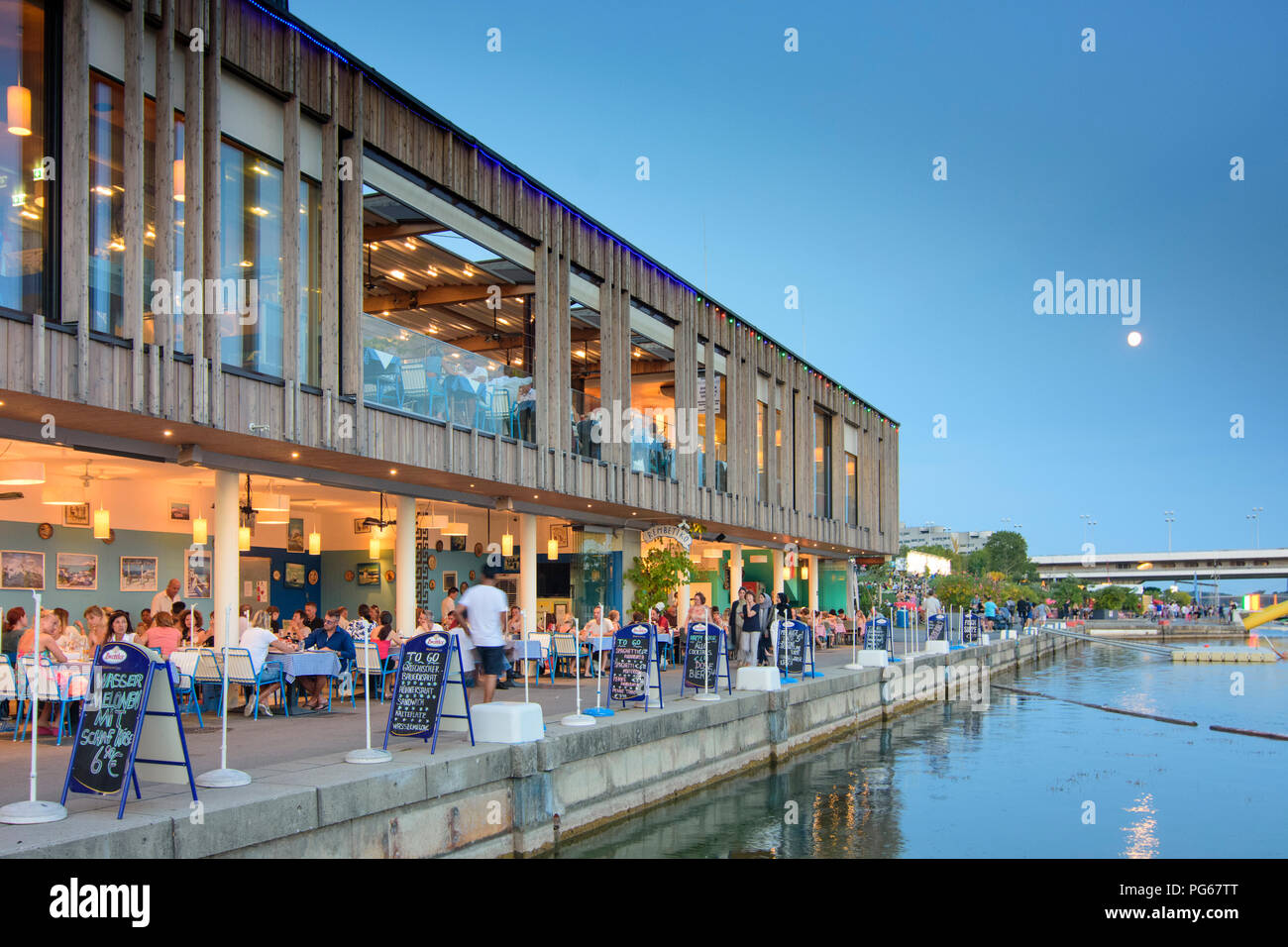 Wien, Vienna: restaurant at pleasure area „Copa Cagrana“, river Neue ...