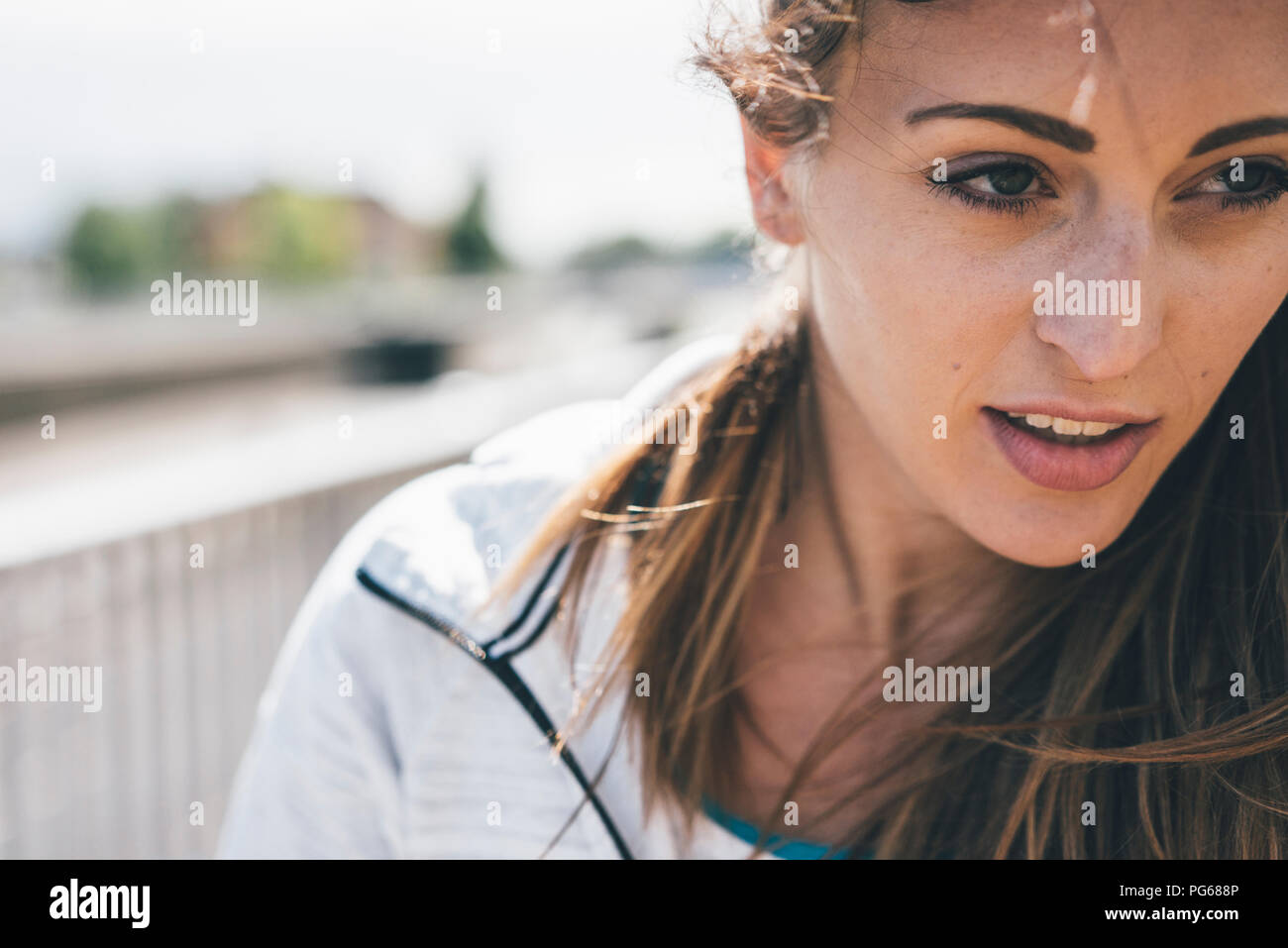 Sports exercises outdoors young fit hi-res stock photography and images ...
