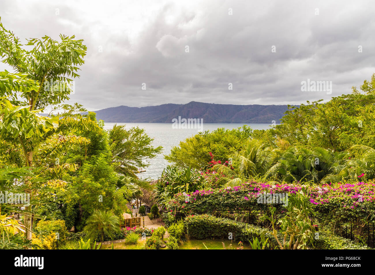 Lago laguna de apoyo hi-res stock photography and images - Alamy