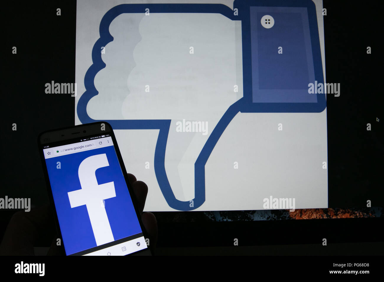 Facebook like dislike hi-res stock photography and images - Alamy
