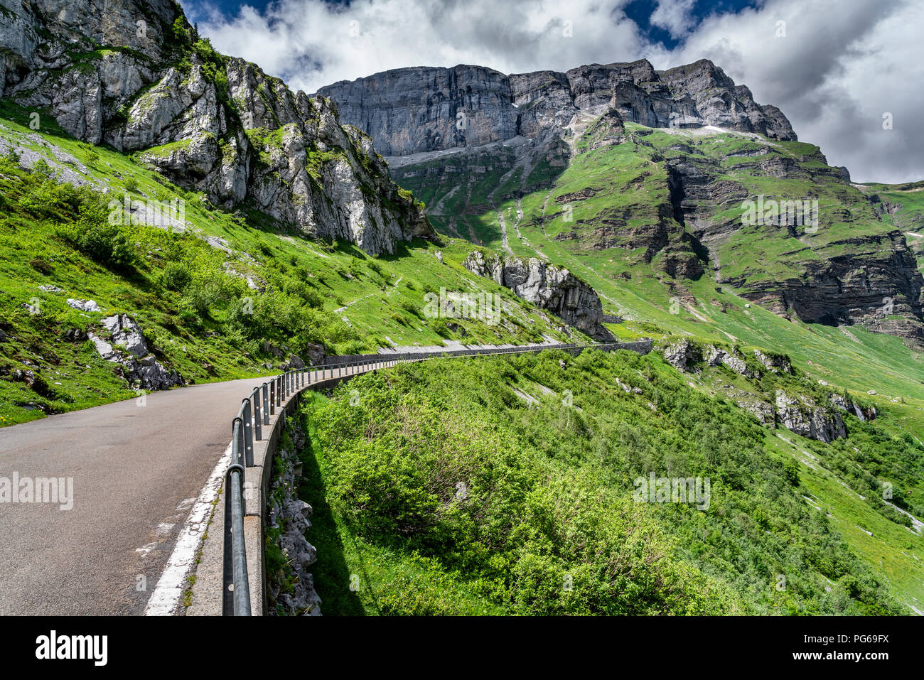 Switzerland, Canton of Glarus, Glarus Alps, Linthal, Klausen Pass Stock ...