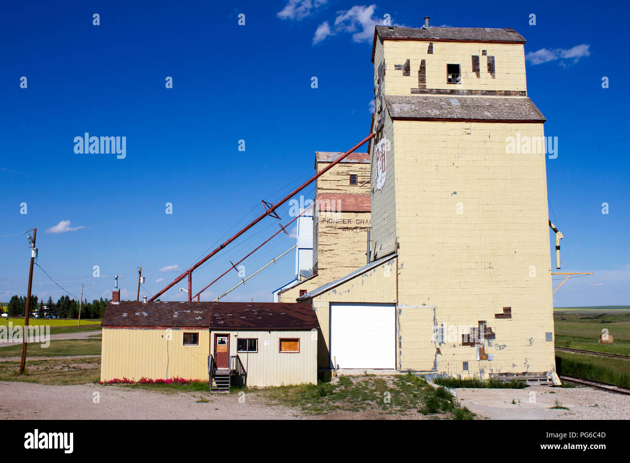Canadian Prairies Grain Elevator High Resolution Stock Photography and ...
