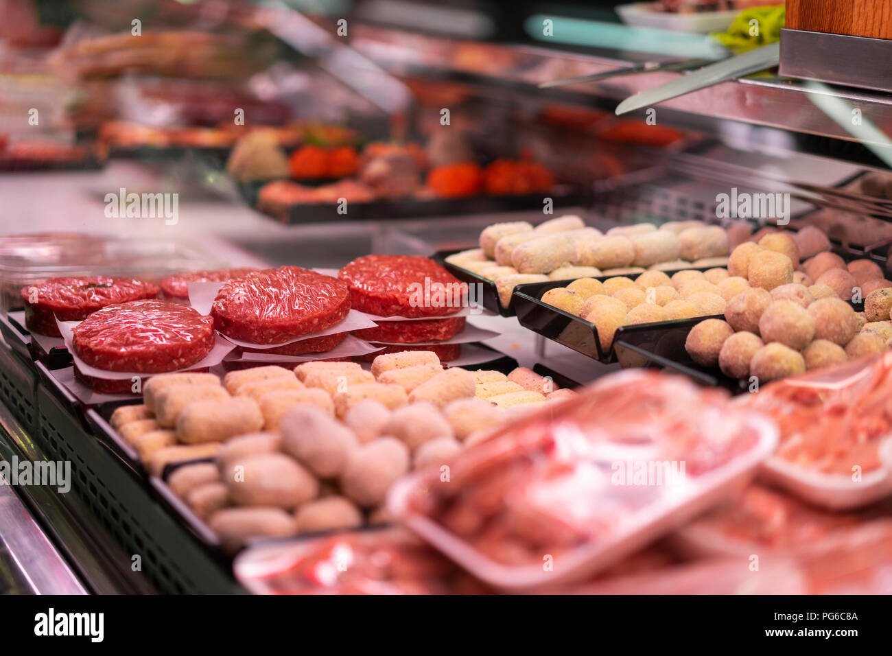 Meat counter hi-res stock photography and images - Alamy