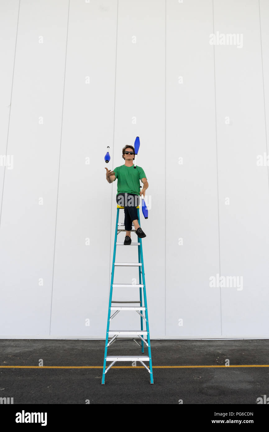 Acrobat sitting hi-res stock photography and images - Alamy