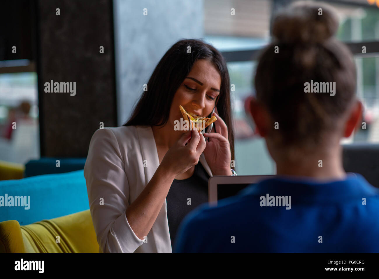 High school students eating lunch hi-res stock photography and images ...