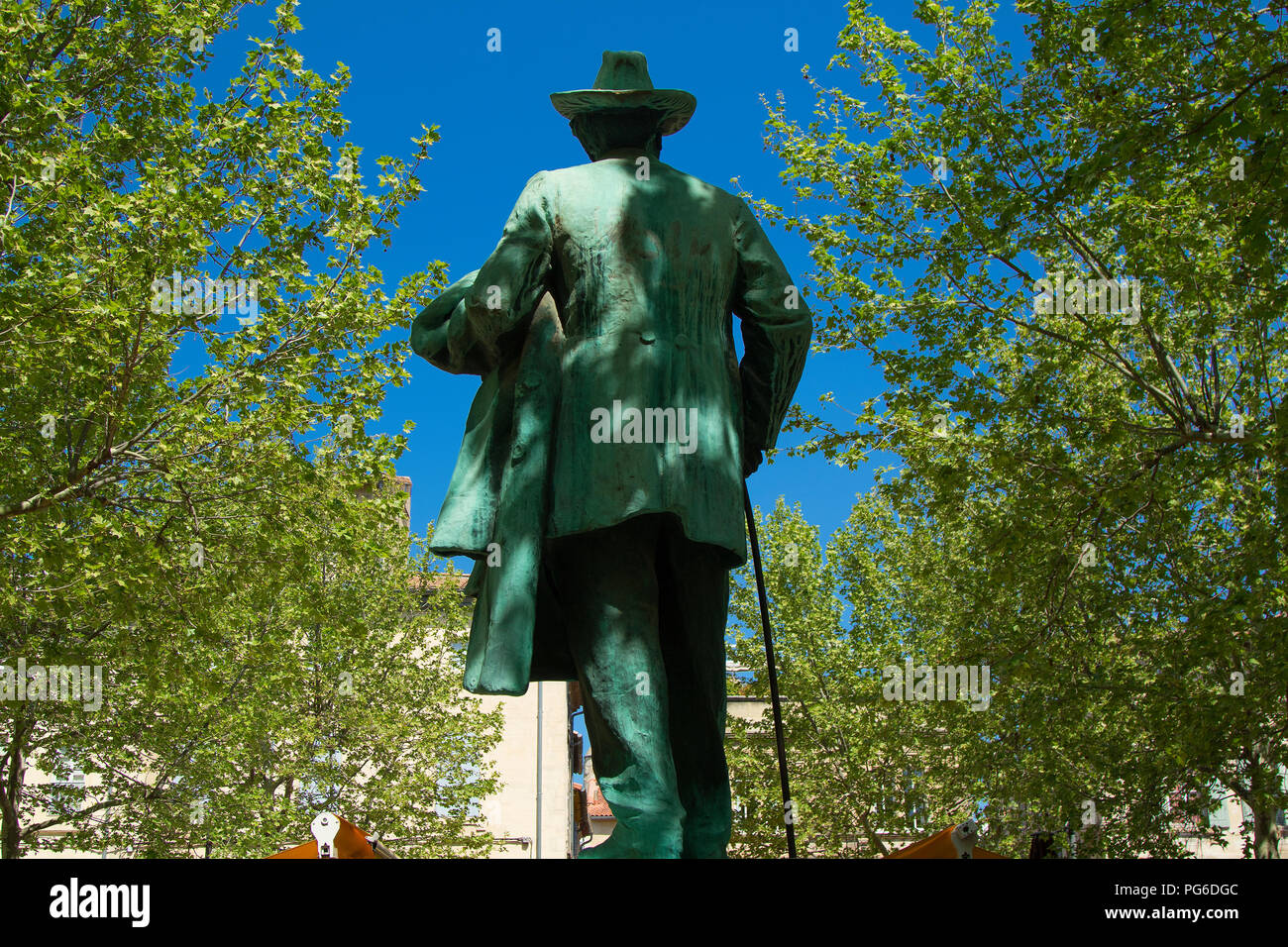 Statue of the poet Mistral place du Forum at Arles Stock Photo - Alamy