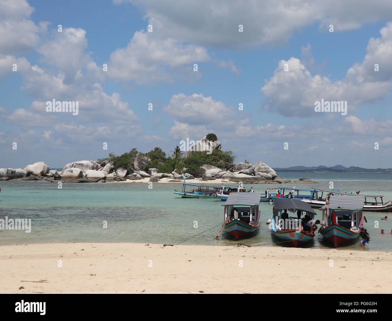 Beautifullake hi-res stock photography and images - Alamy