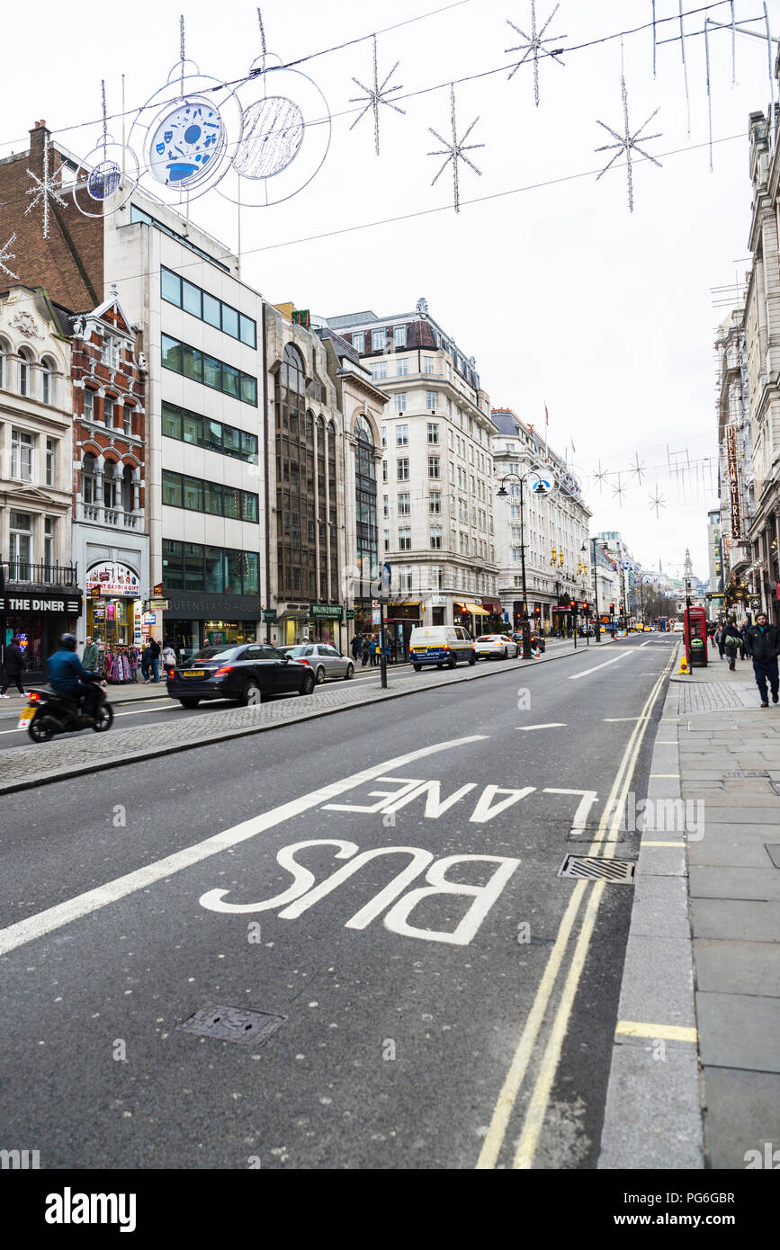 Bus lane sign hi-res stock photography and images - Alamy