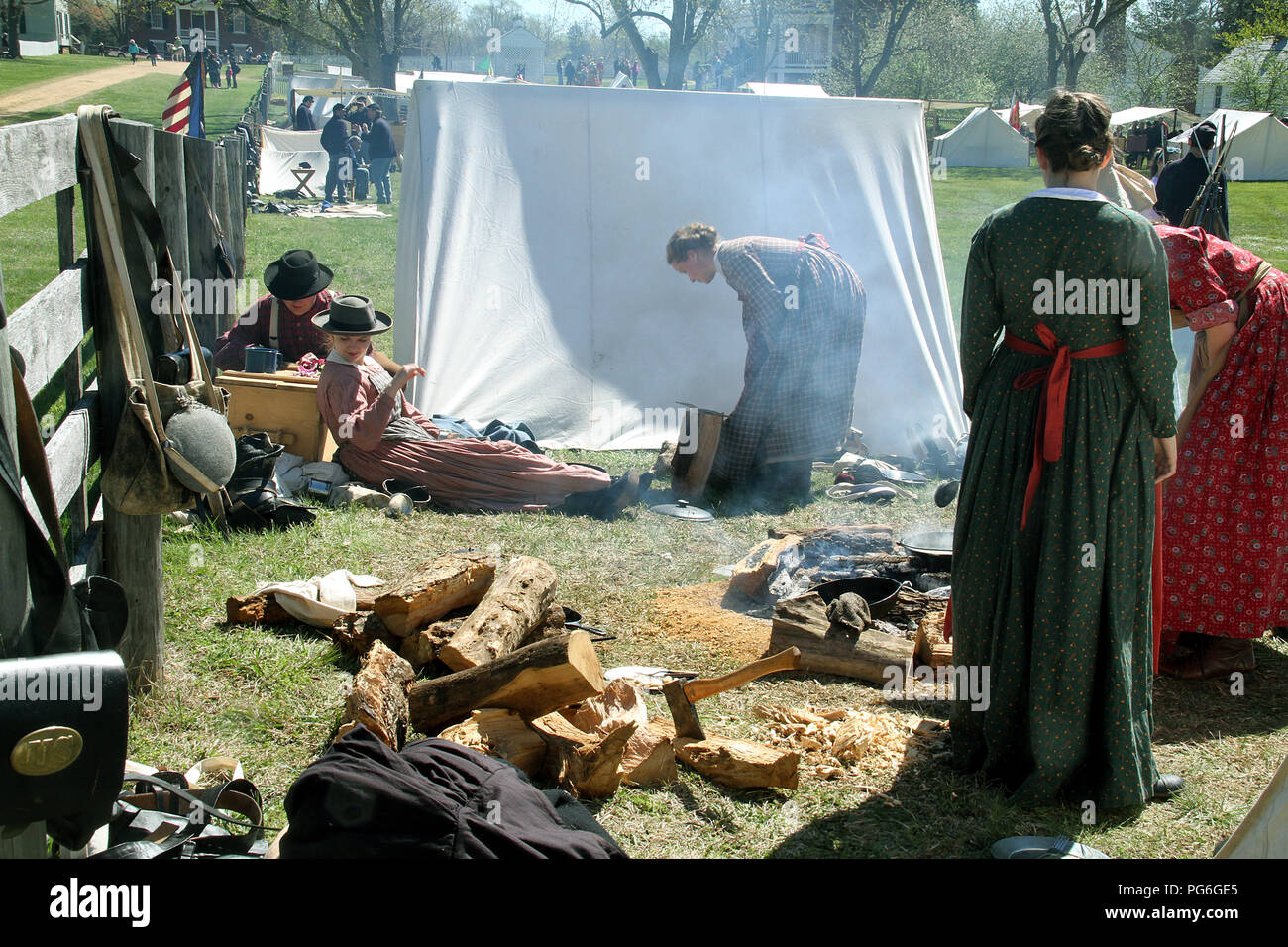 The Confederate Army camping during the American Civil War. Splitting ...