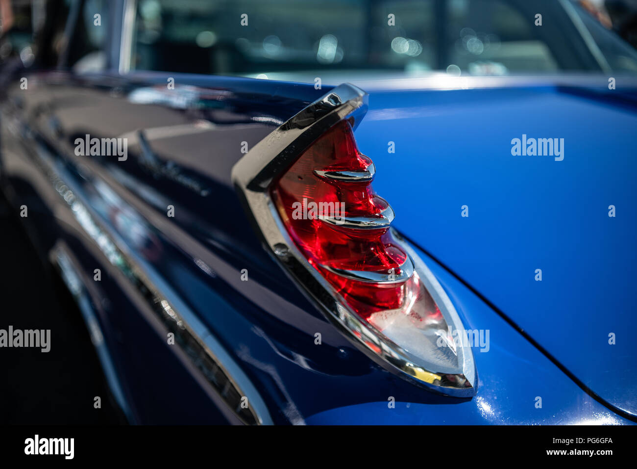 Chrome light pattern hi-res stock photography and images - Alamy