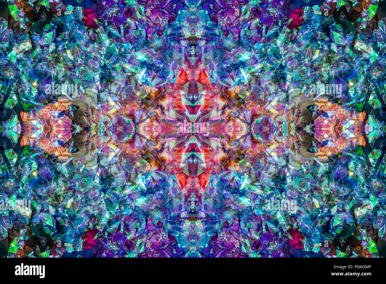 Symmetrical vertical pattern hi-res stock photography and images - Alamy