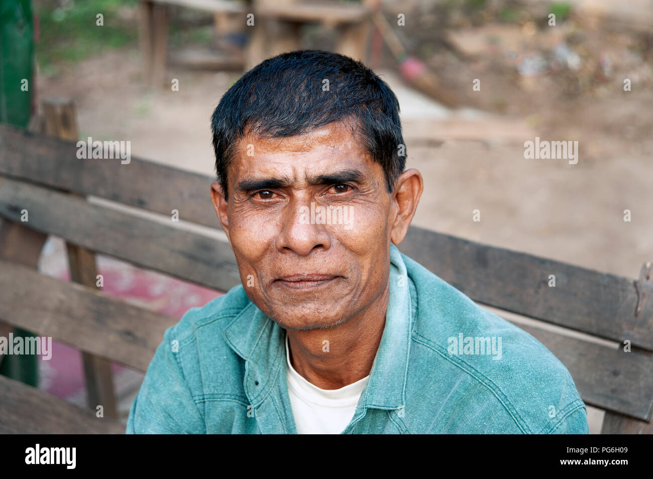 Burmese man looking straight at the camera hi-res stock photography and ...