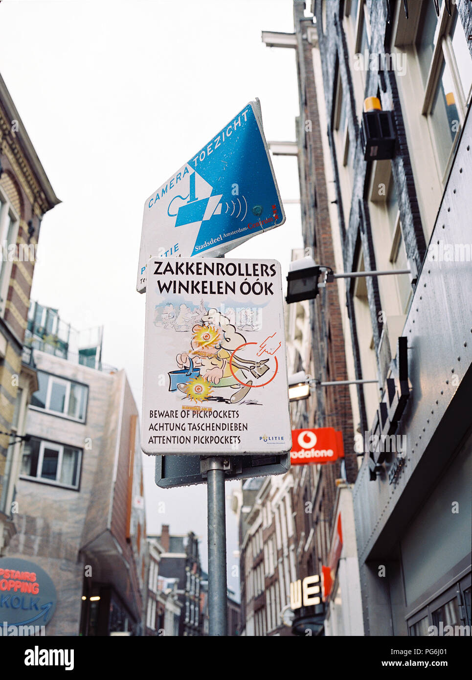 Warning sign pickpockets hi-res stock photography and images - Alamy