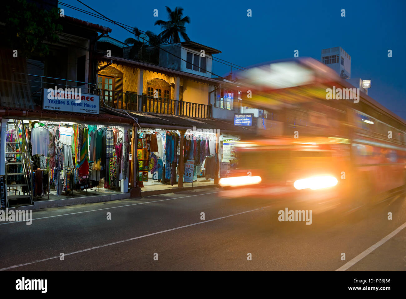 Sri lankan bus hi-res stock photography and images - Alamy