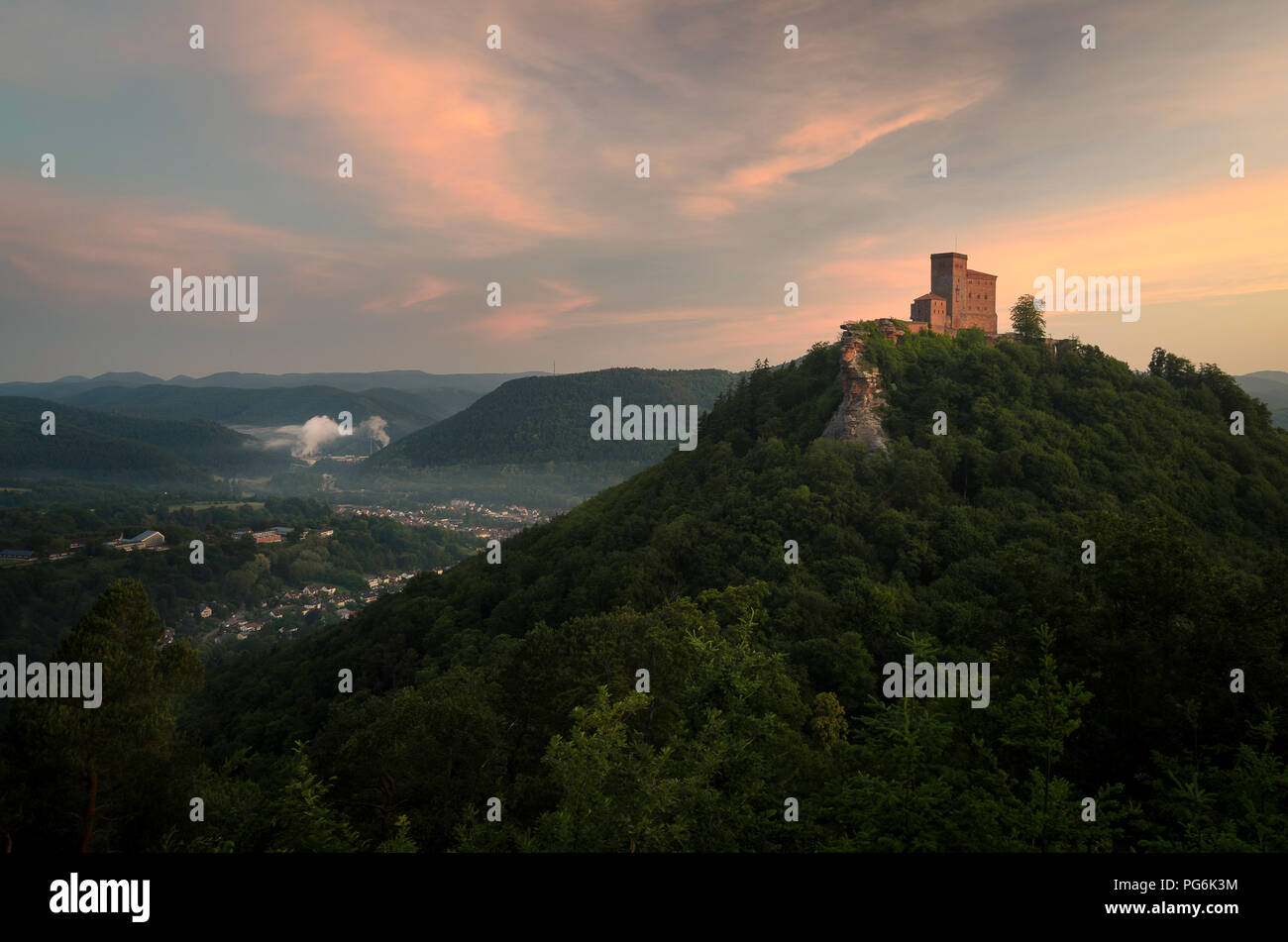 Trifels castle hi-res stock photography and images - Alamy