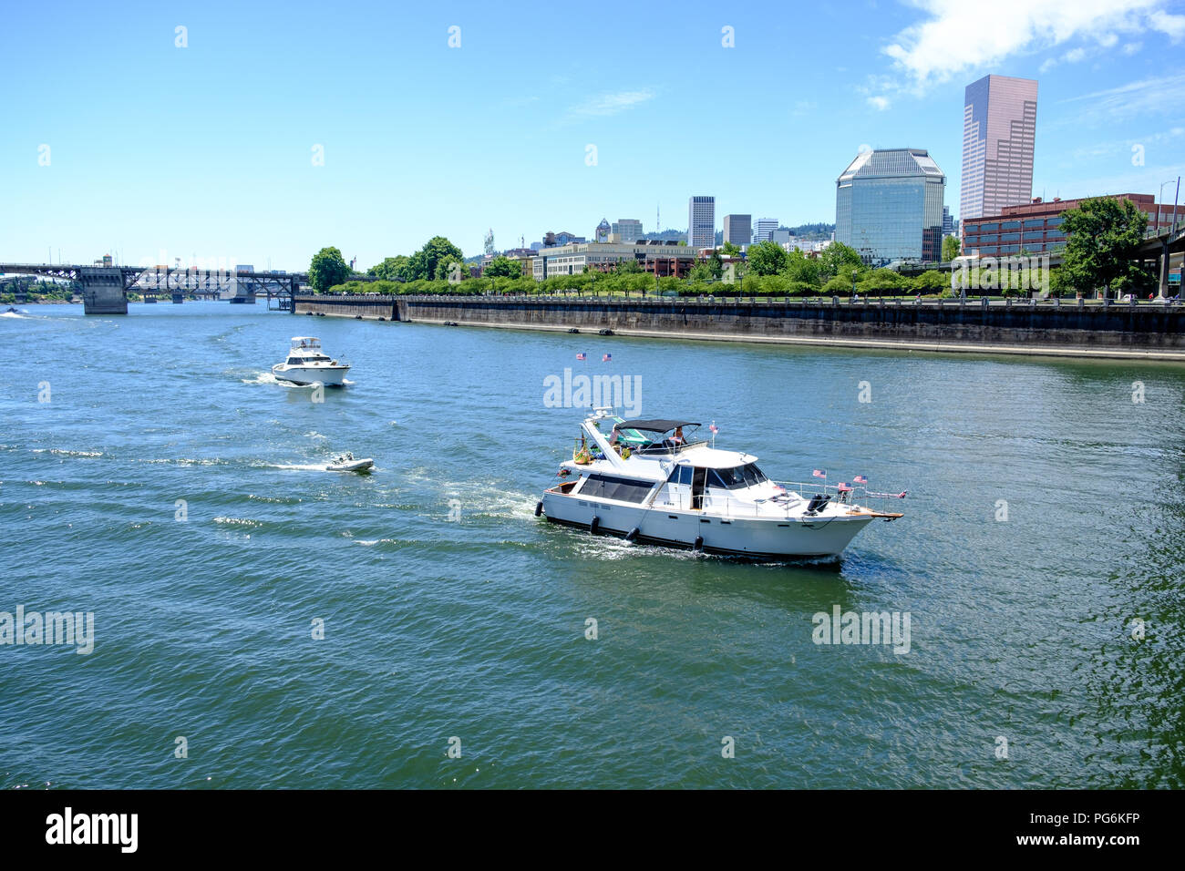 Pleasure boats on the Willamette River, Portland, Oregon, USA Stock ...