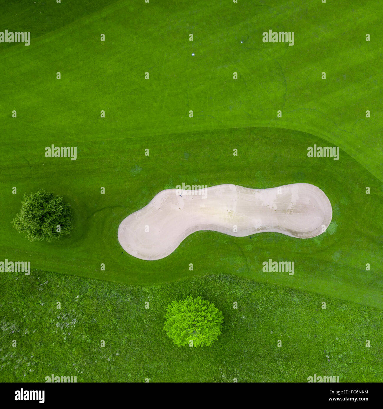 Aerial golf course bunker hi-res stock photography and images - Alamy