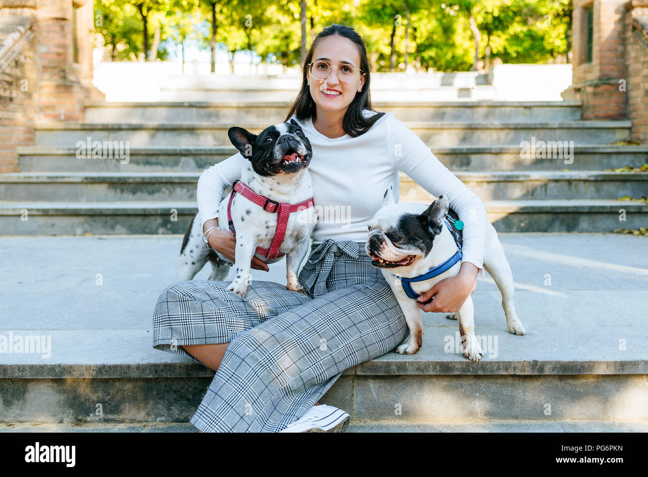 Two dogs portrait hi-res stock photography and images - Alamy