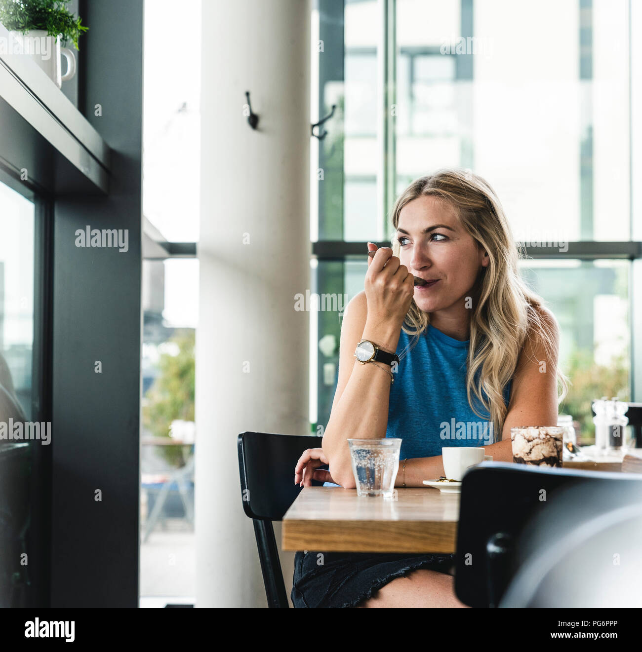 Indoor eating cafe hi-res stock photography and images - Alamy