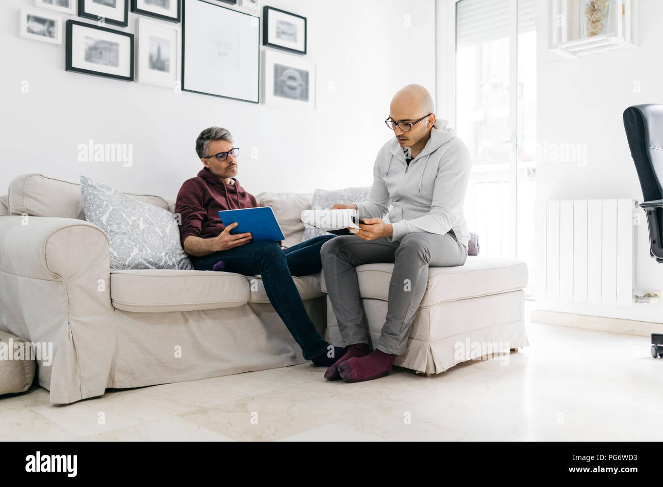 Working from livingroom hi-res stock photography and images - Alamy