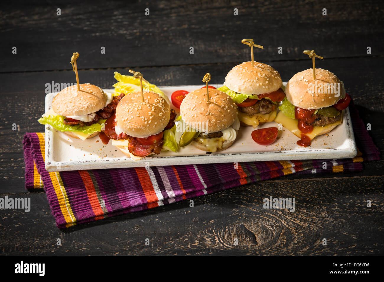 Burger plate hi-res stock photography and images - Alamy