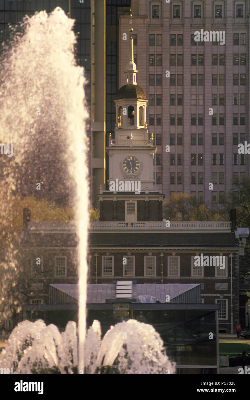 1988 HISTORICAL FOUNTAIN INDEPENDENCE HALL INDEPENDENCE MALL ...