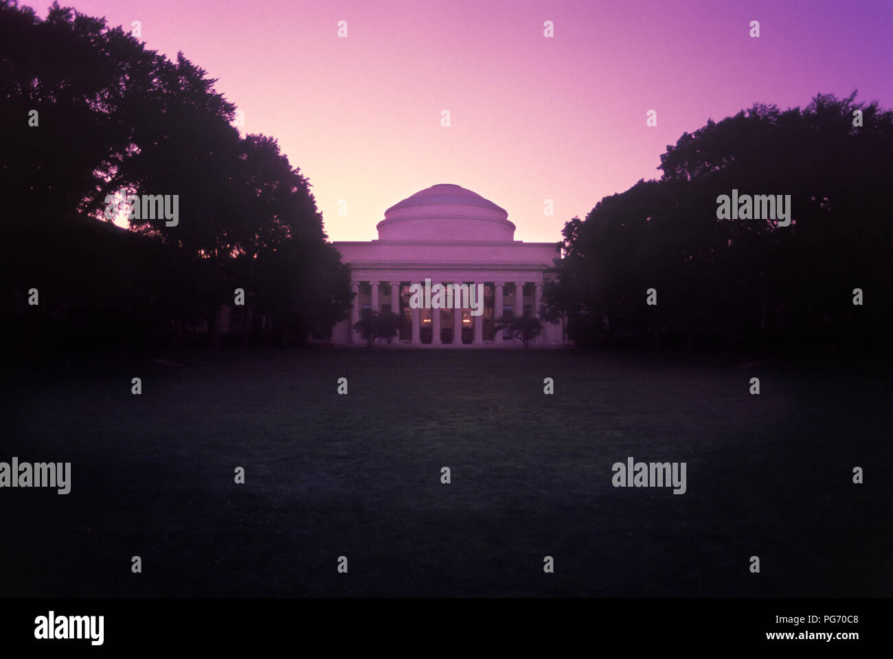 Mit University Wallpaper